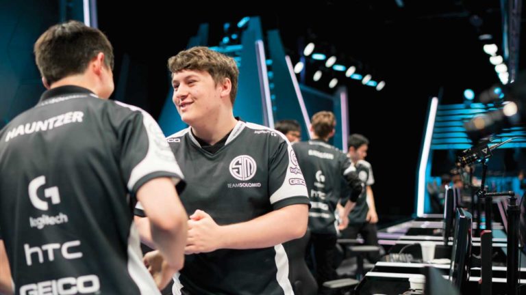 Svenskeren ve Hauntzer'ın sözleşmeleri uzatıldı - 5mid.com